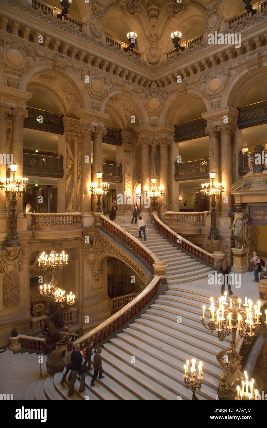 Die große Treppe des Palais Garnier Paris Opera Stockfotografie - Alamy