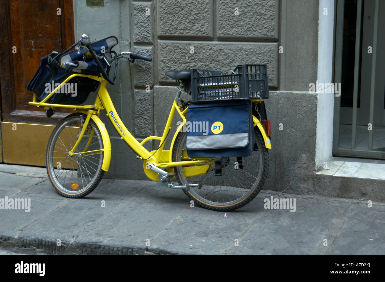 Postal bike -Fotos und -Bildmaterial in hoher Auflösung – Alamy