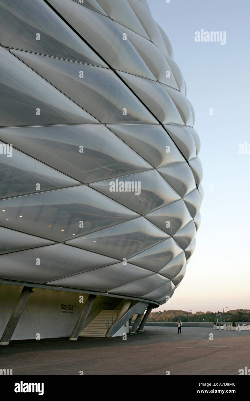 München, GER, 12. Okt. 2005 - Fassade der Münchner Allianz-Arena ...