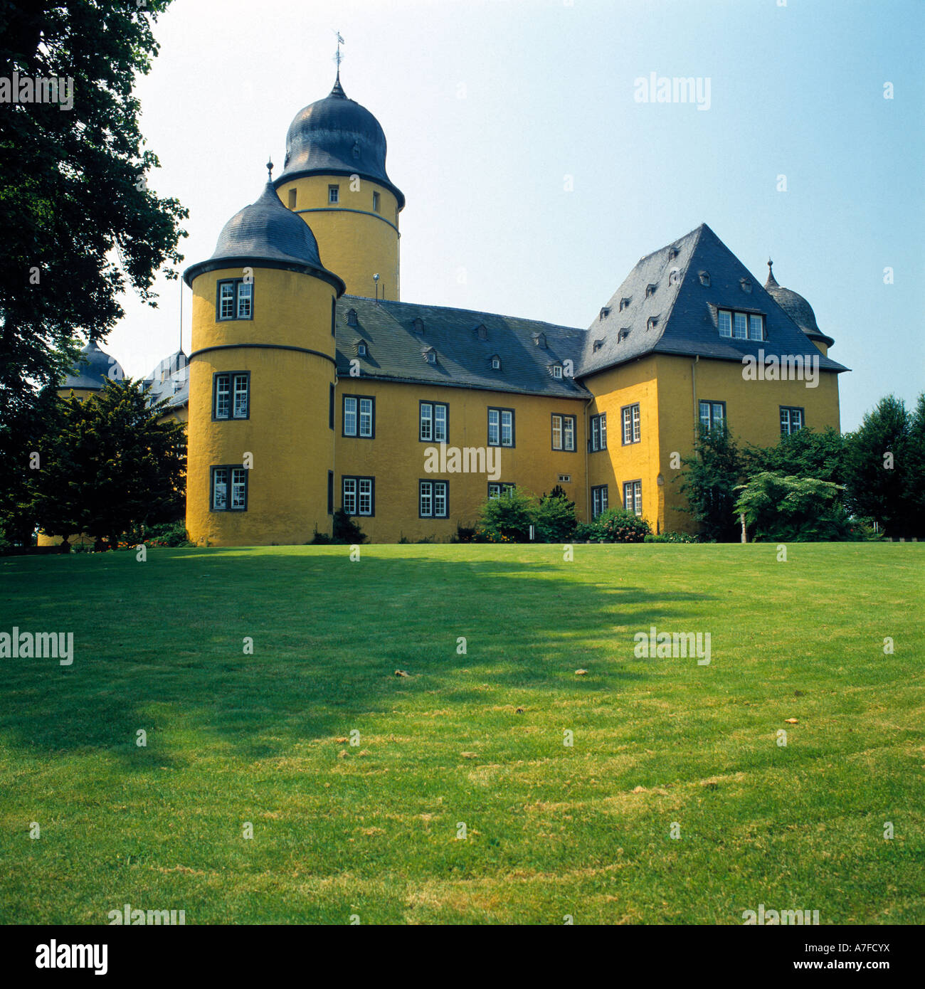 Schloss Montabaur Im Naturpark Nassau, Westerwald, Rheinland-Pfalz ...