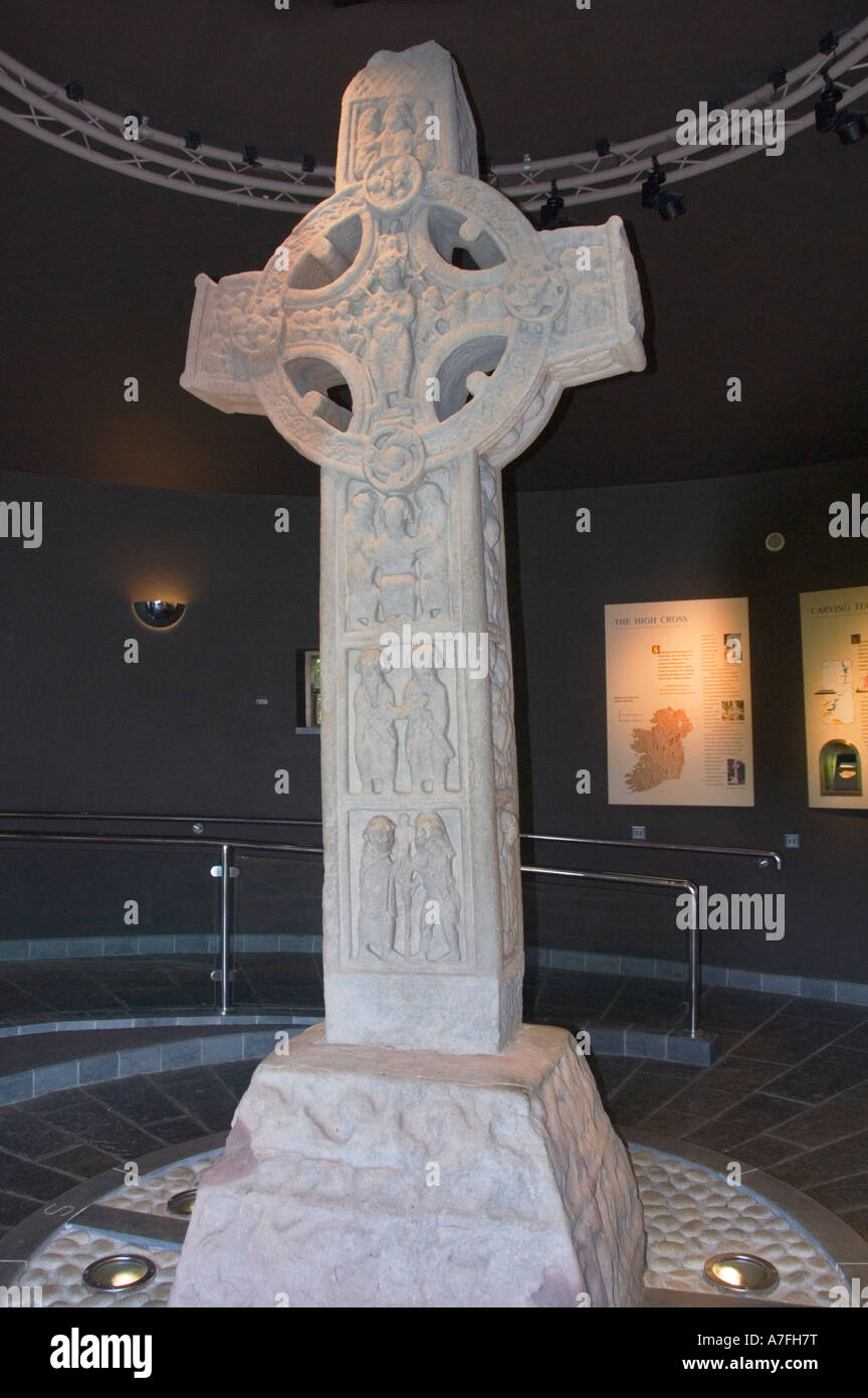 Kreuz schriften clonmacnoise -Fotos und -Bildmaterial in hoher Auflösung – Alamy