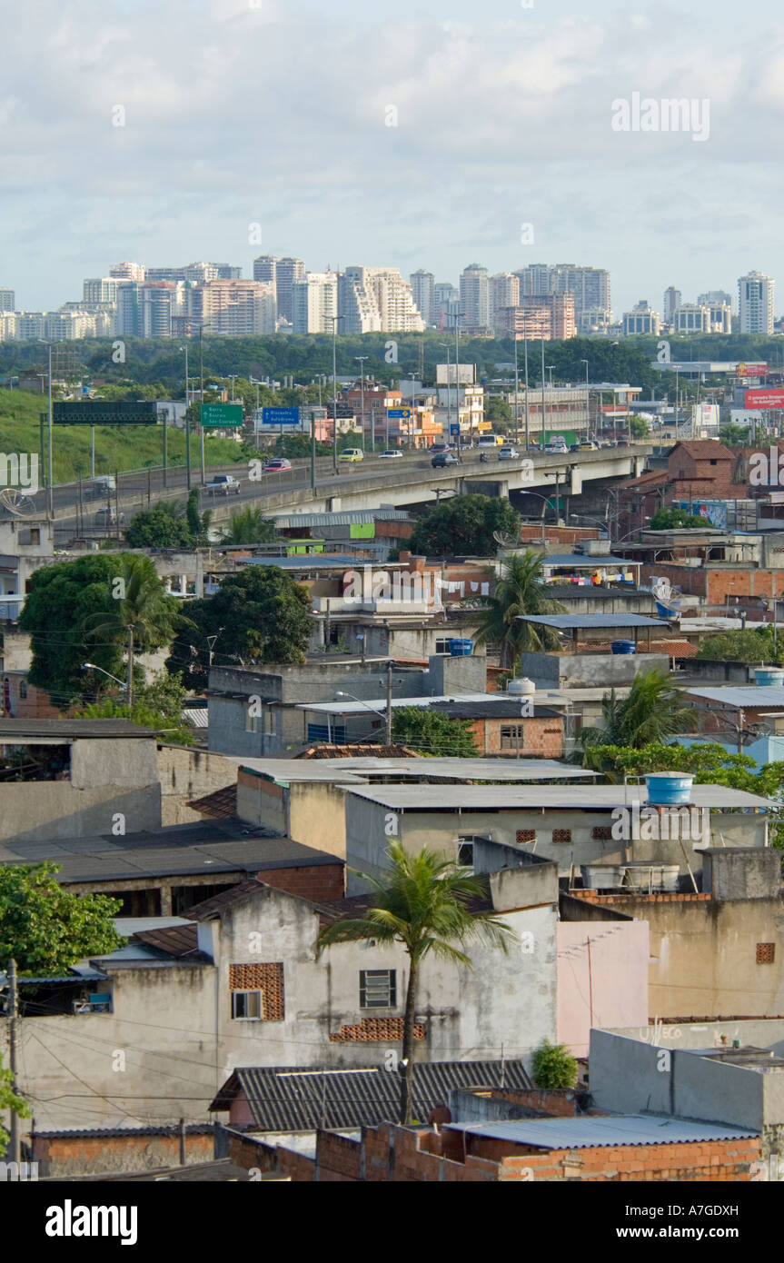 Ein Weitwinkel-Luftbild von der City of God (Cidade de Deus) Favela ...
