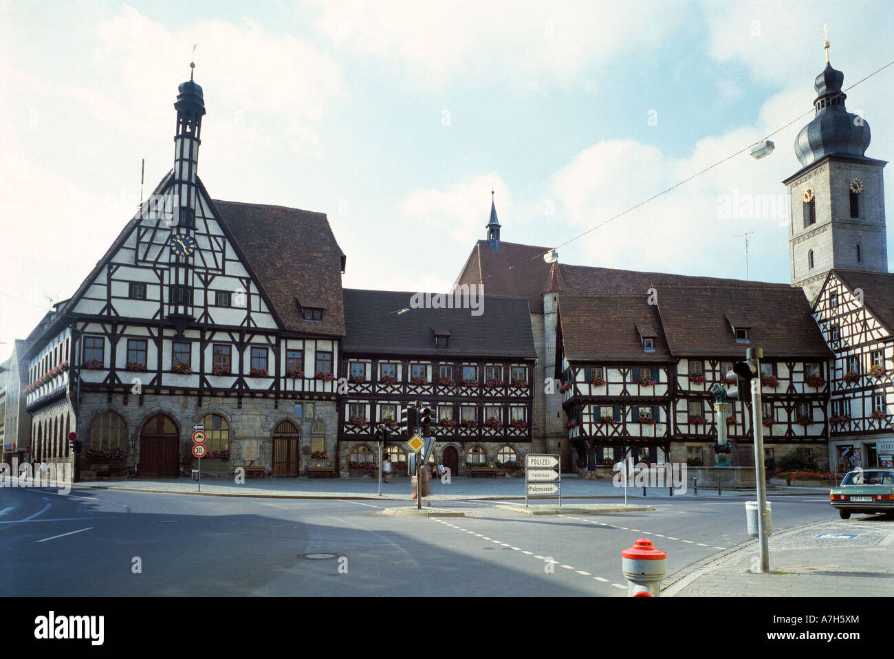 Altes Rathaus Und Kirche Sankt Martin in Forchheim, Oberfranken, Bayern ...