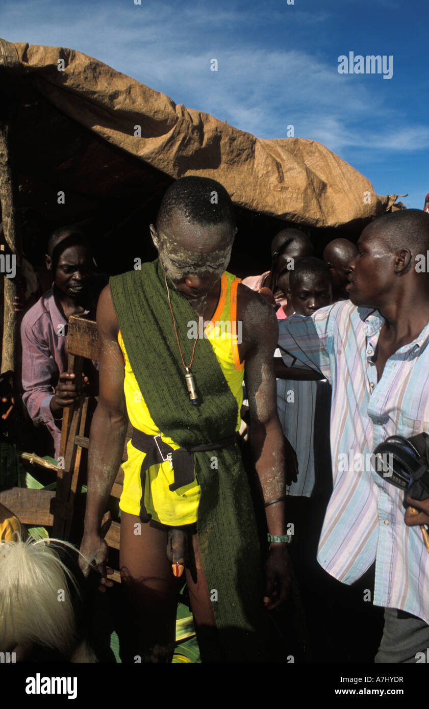Bagisu Beschneidung Zeremonie Mbale Uganda Stockfotografie - Alamy
