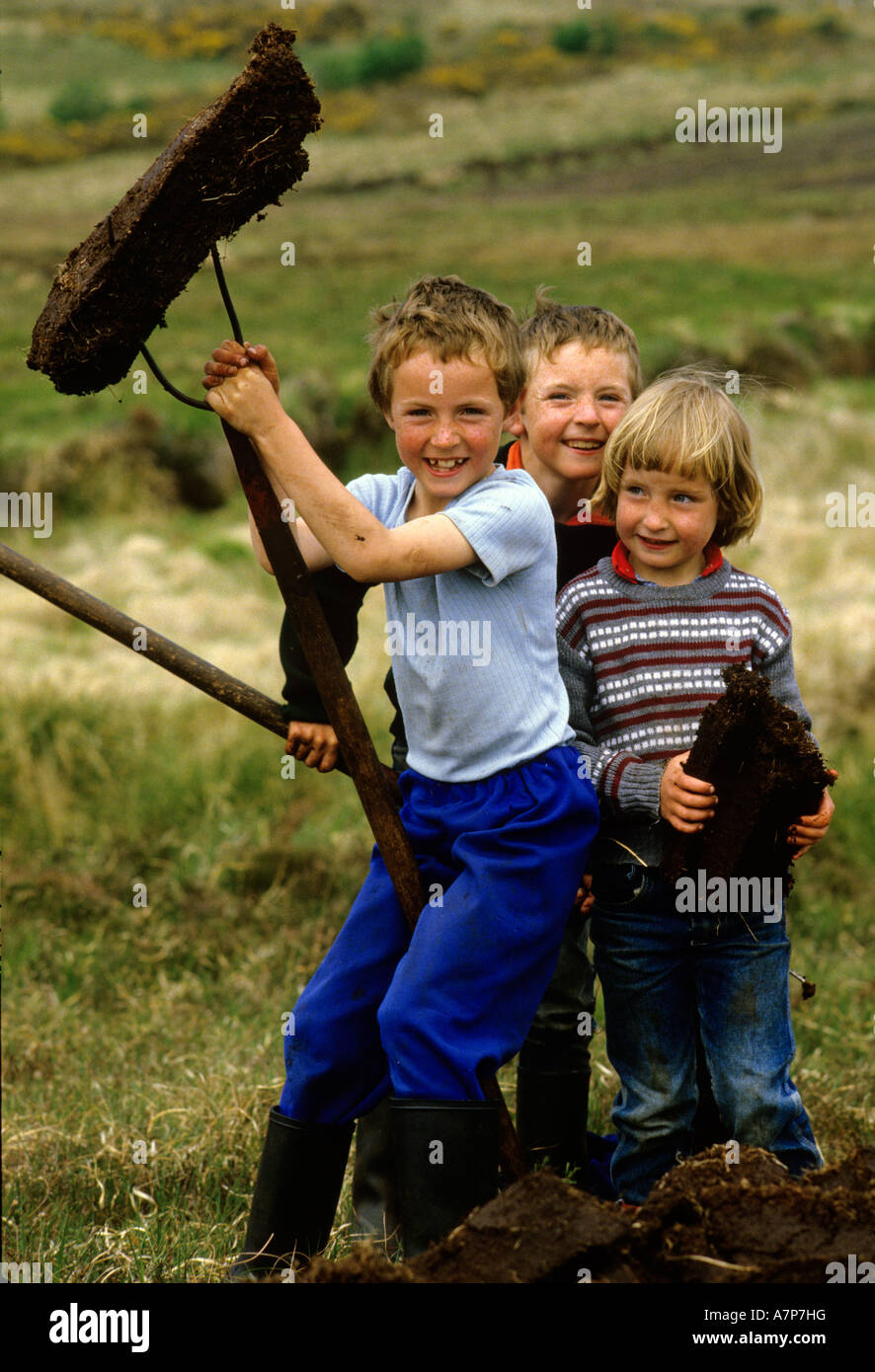 Torf graben -Fotos und -Bildmaterial in hoher Auflösung – Alamy