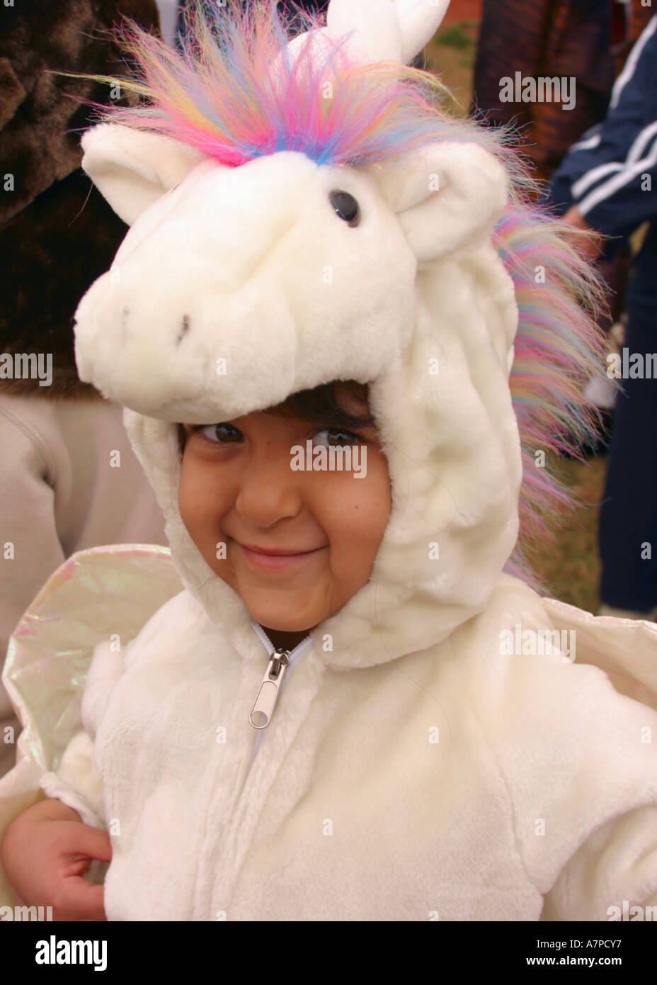 Als einhorn verkleidet -Fotos und -Bildmaterial in hoher Auflösung – Alamy