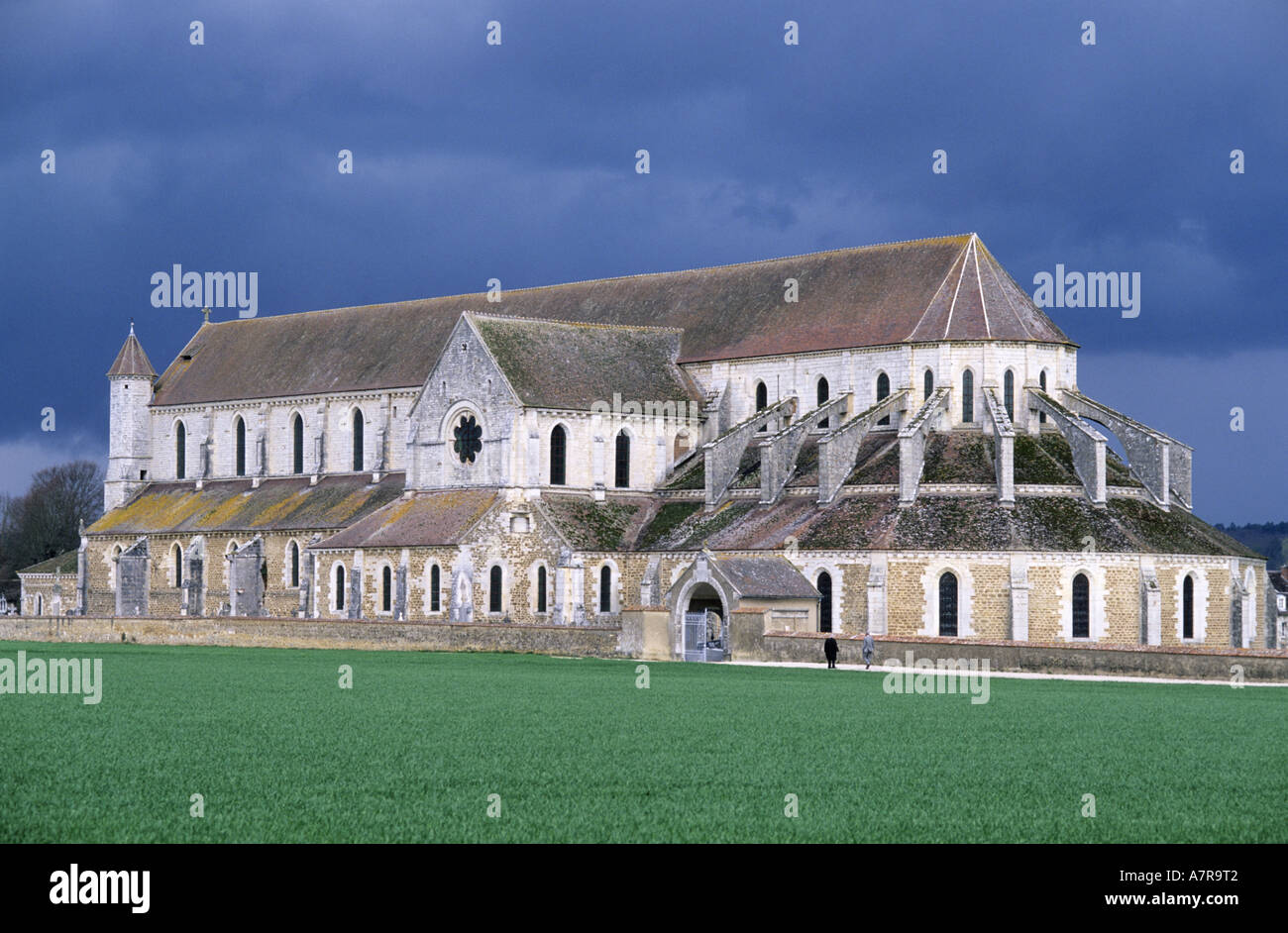 Pontigny abbey -Fotos und -Bildmaterial in hoher Auflösung – Alamy