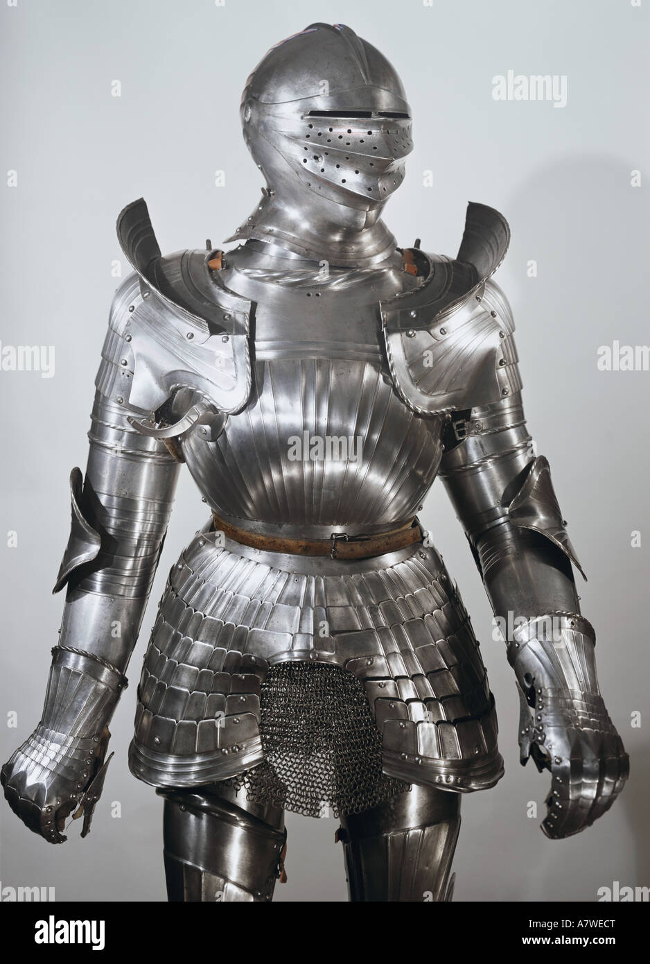 Plate armor -Fotos und -Bildmaterial in hoher Auflösung – Alamy