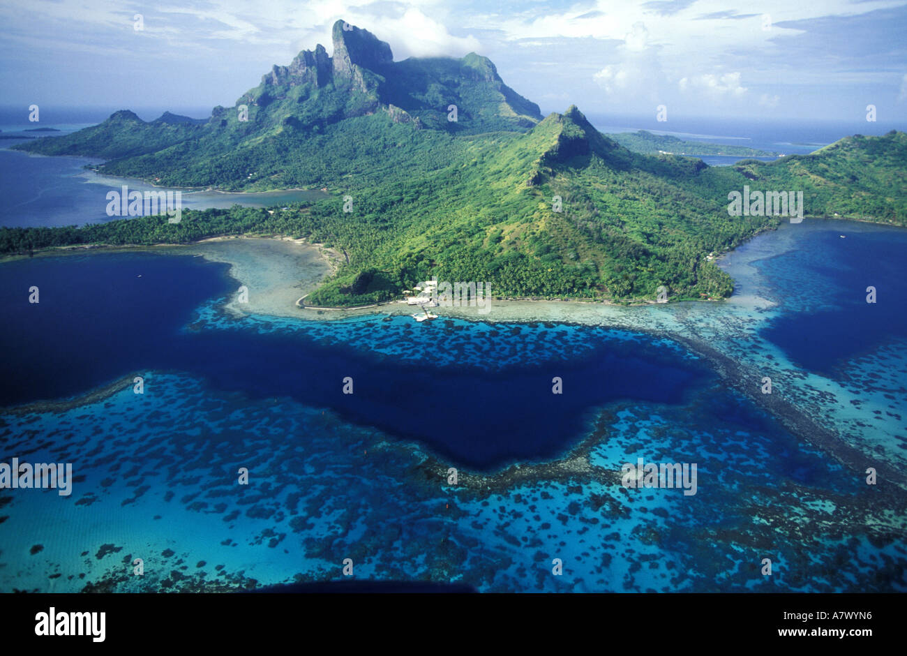 Frankreich, Französisch-Polynesien, Bora Bora Insel (Luftbild ...
