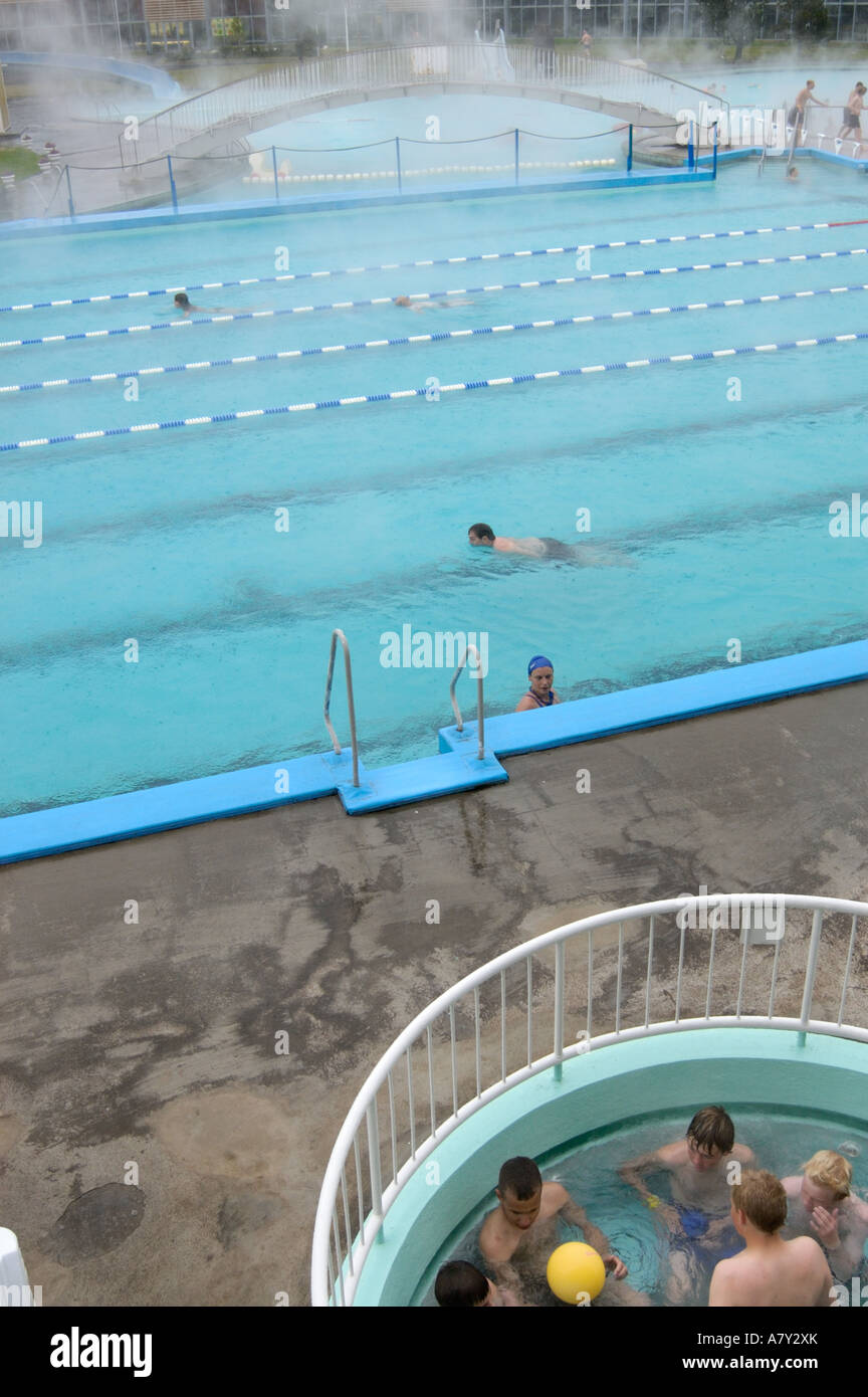 Iceland reykjavik geothermal swimming pool -Fotos und -Bildmaterial in ...