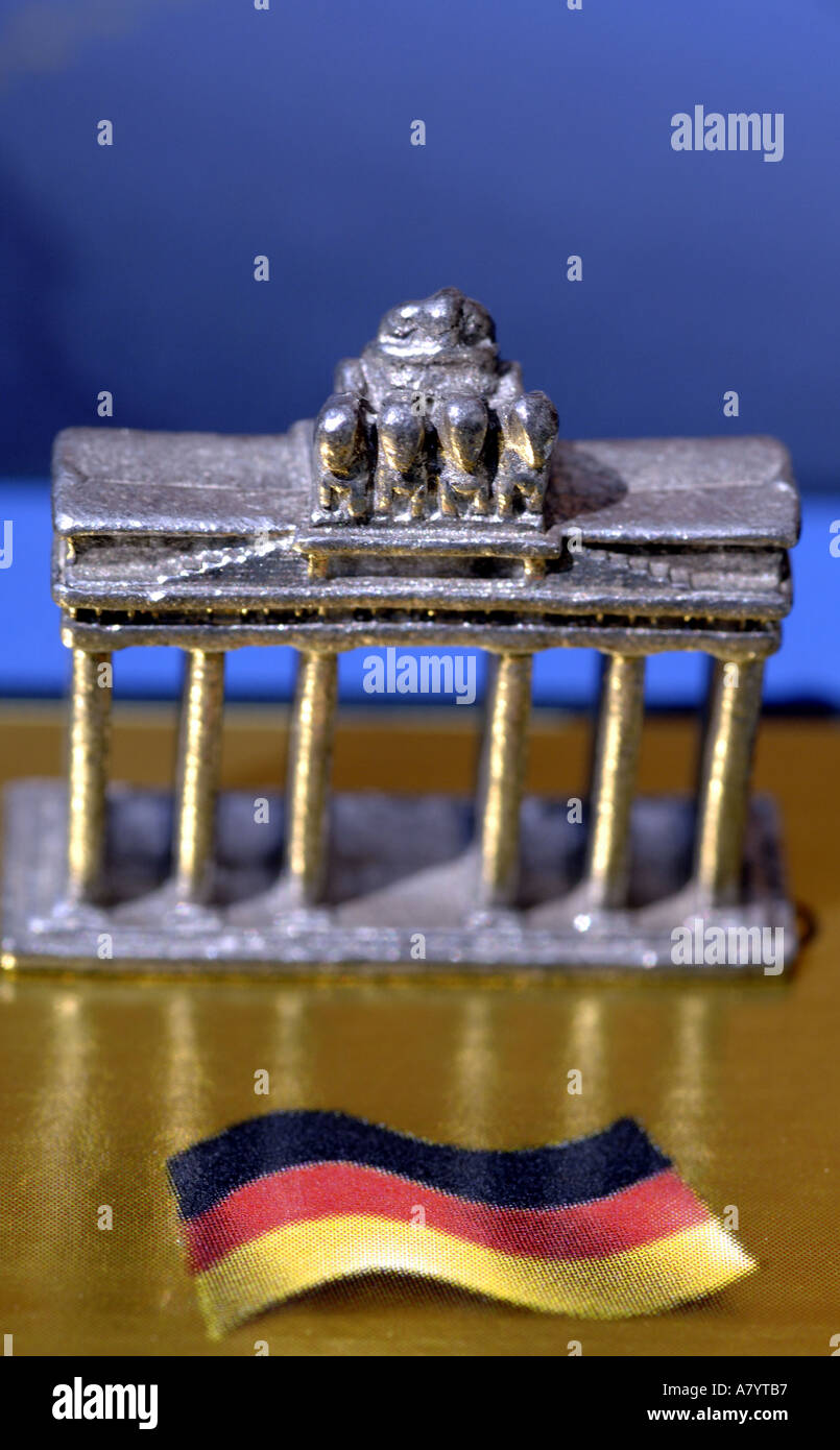 Monopoly Board Game Deutsch Stockfotos und -bilder Kaufen - Alamy