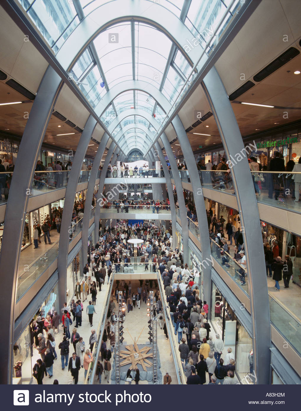 Europa Passage Shopping Center Hamburg Stockfotos & Europa Passage ...