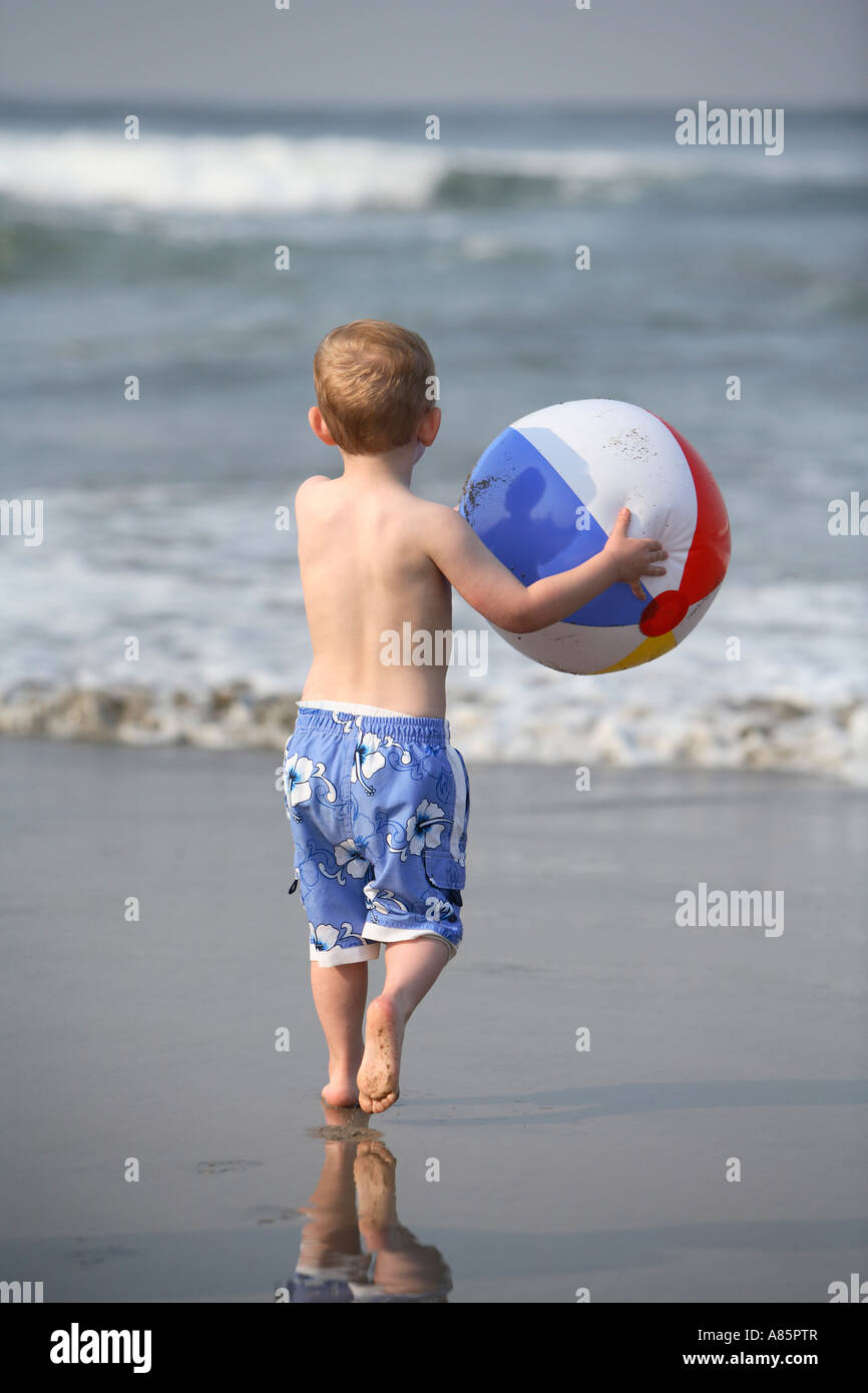 Beach Ball Stockfotos & Beach Ball Bilder - Alamy