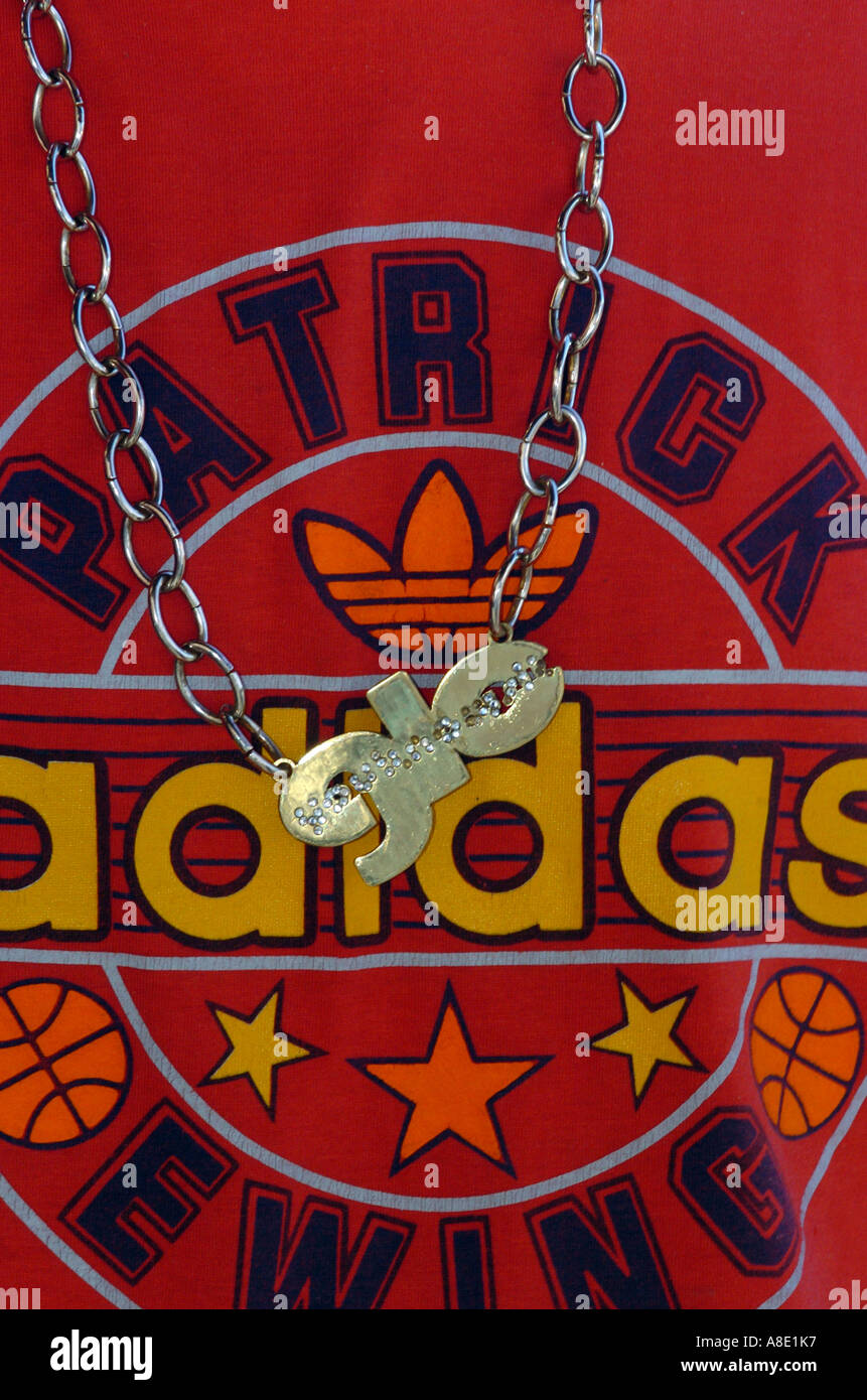 Logo adidas -Fotos und -Bildmaterial in hoher Auflösung – Alamy