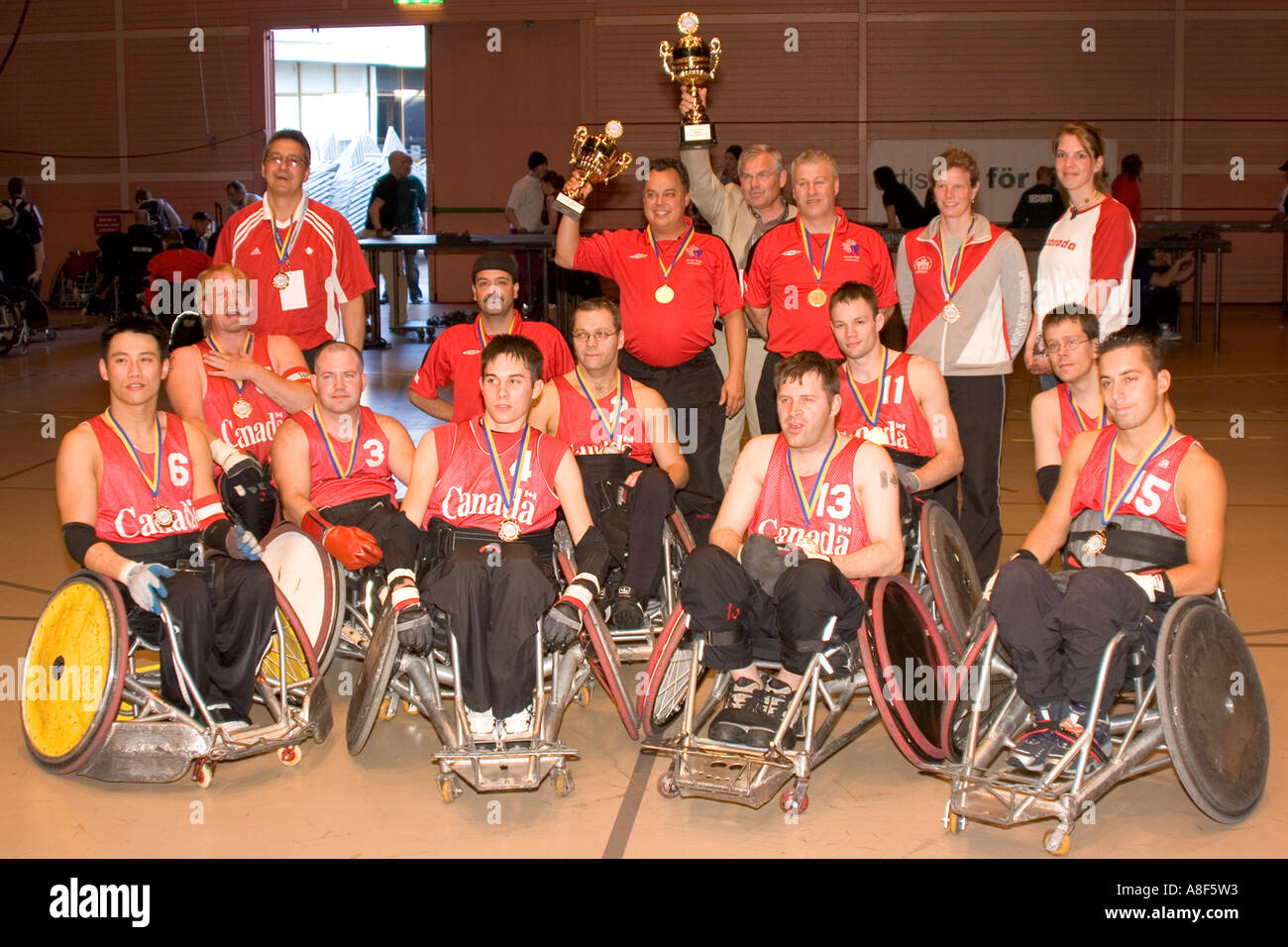Rollstuhl rugby mannschaft -Fotos und -Bildmaterial in hoher Auflösung ...
