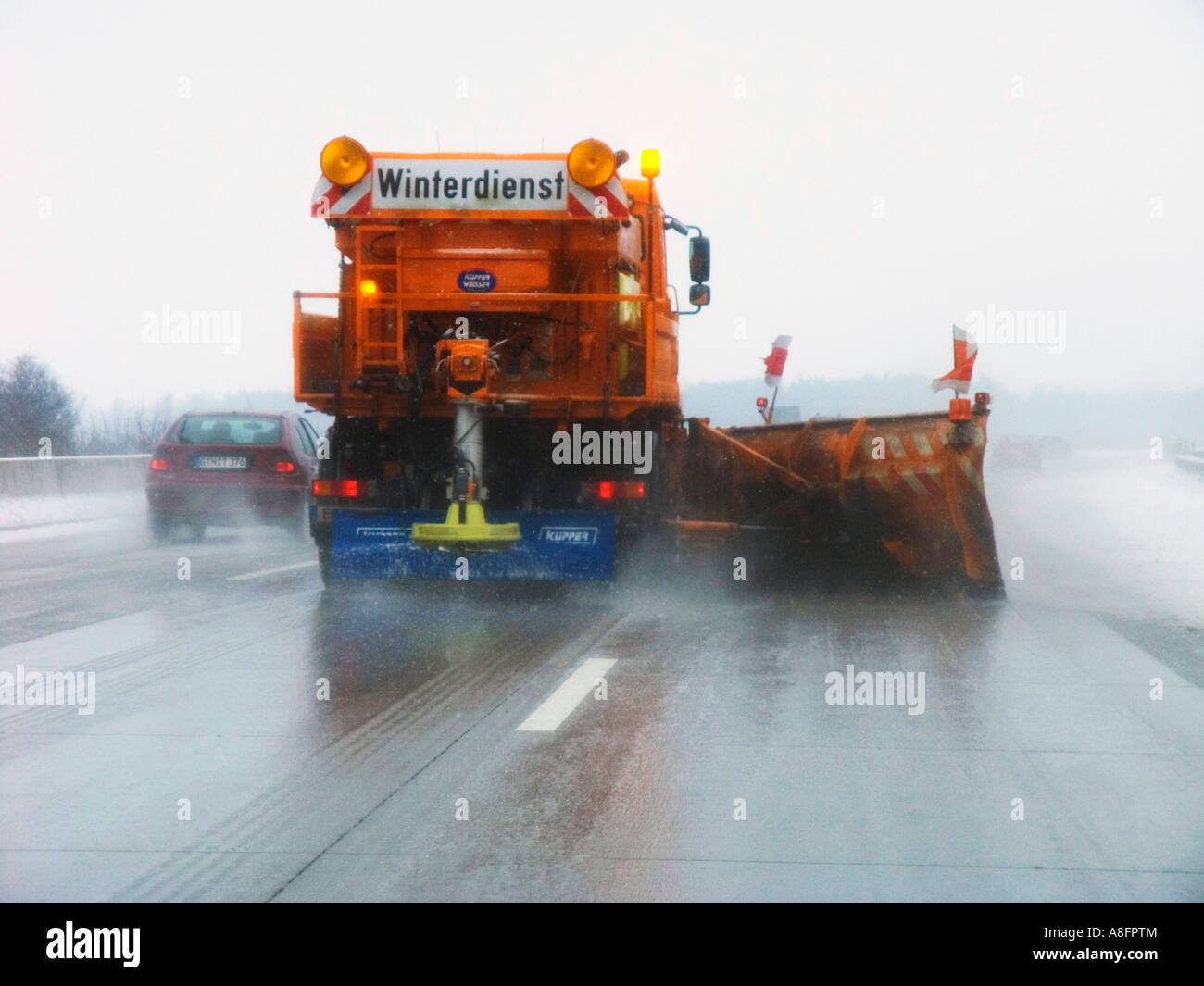 Winterdienst autobahn -Fotos und -Bildmaterial in hoher Auflösung – Alamy