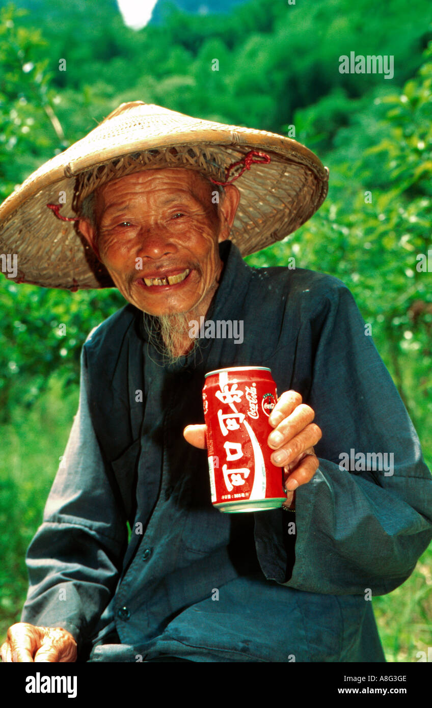 Coca cola mann -Fotos und -Bildmaterial in hoher Auflösung – Alamy