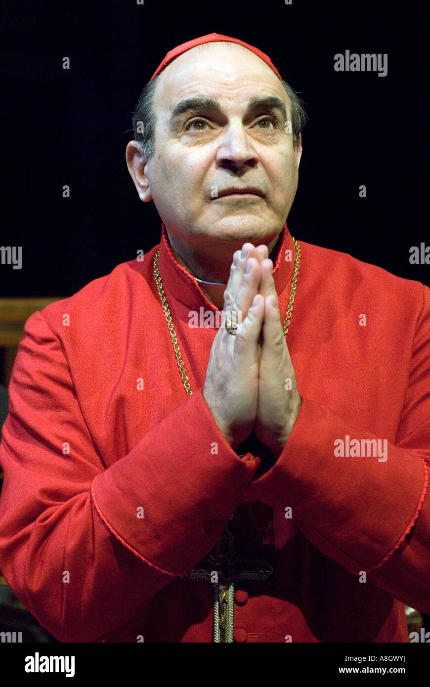 David Suchet spielen Kardinal Benelli in die letzte Beichte Chichester ...