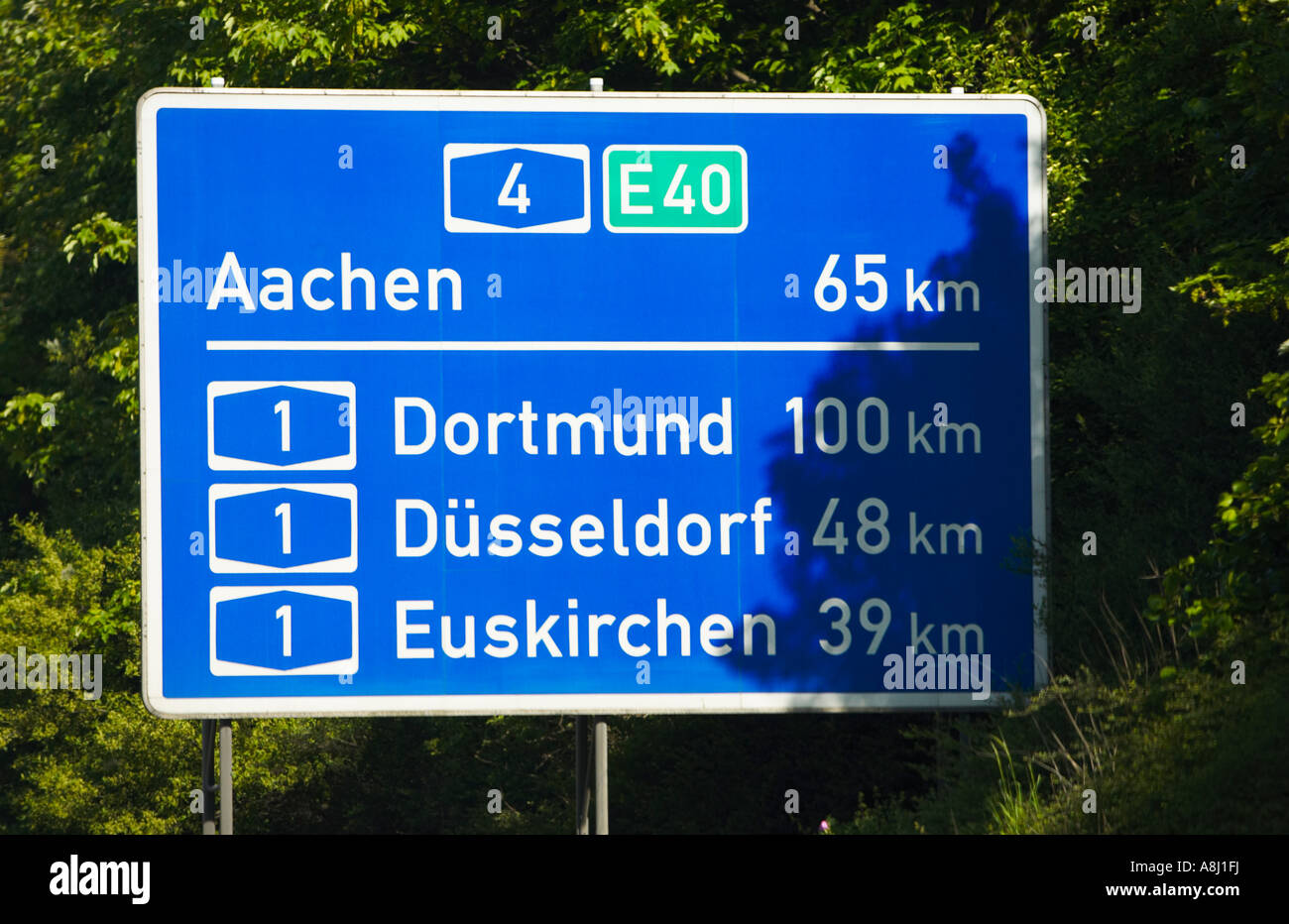 Autobahn signs germany -Fotos und -Bildmaterial in hoher Auflösung – Alamy