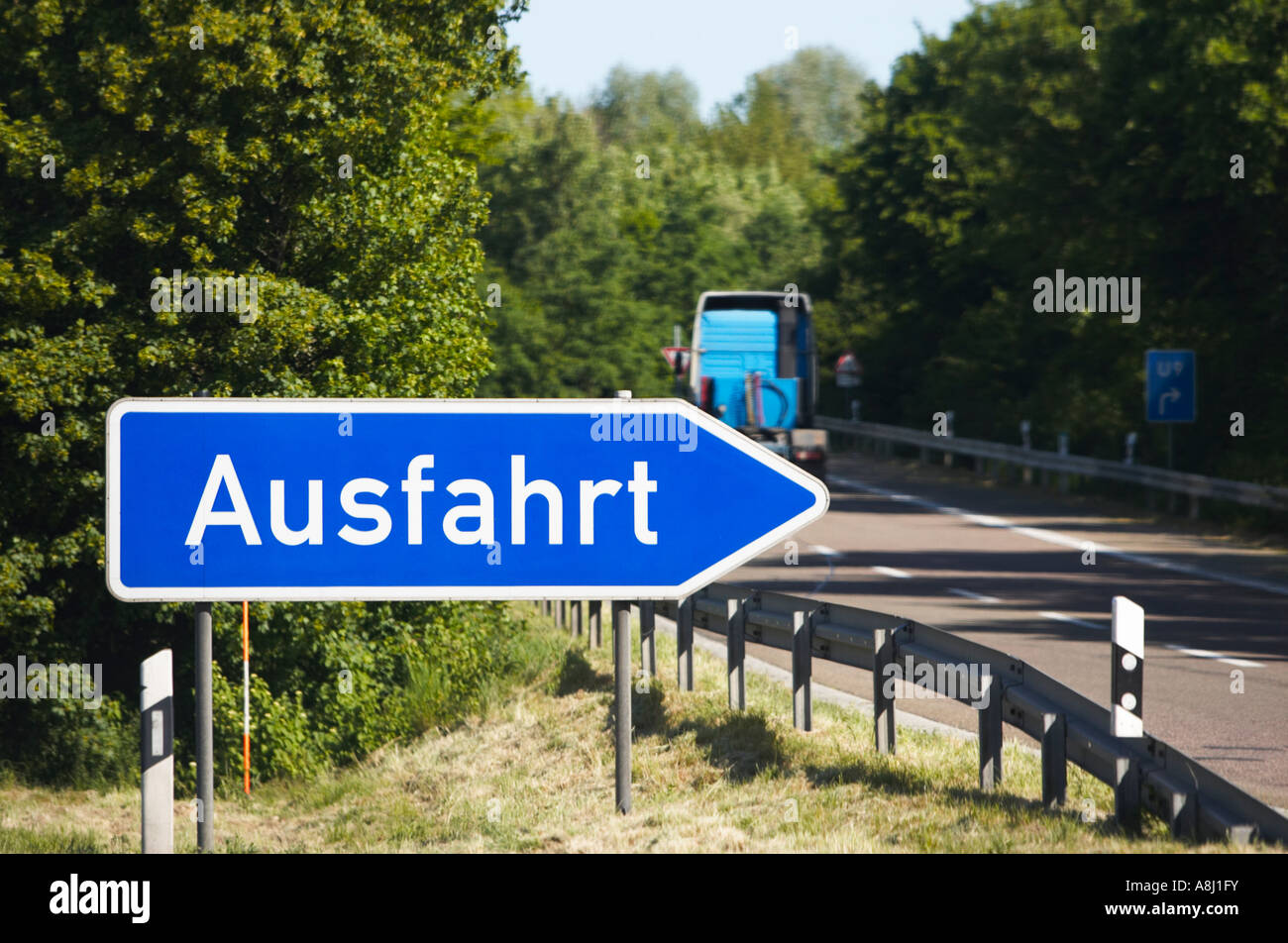 Deutsche Autobahn-Ausfahrt, Kreuzstrasse, Deutschland, Europa ...