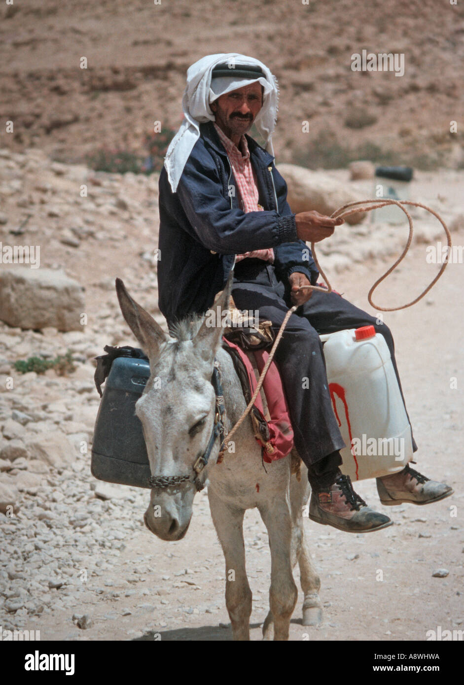 Esel inreiten -Fotos und -Bildmaterial in hoher Auflösung – Alamy
