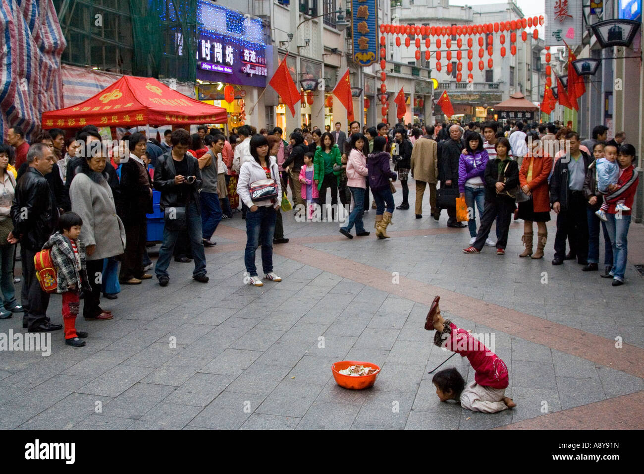 Exploited girl -Fotos und -Bildmaterial in hoher Auflösung – Alamy