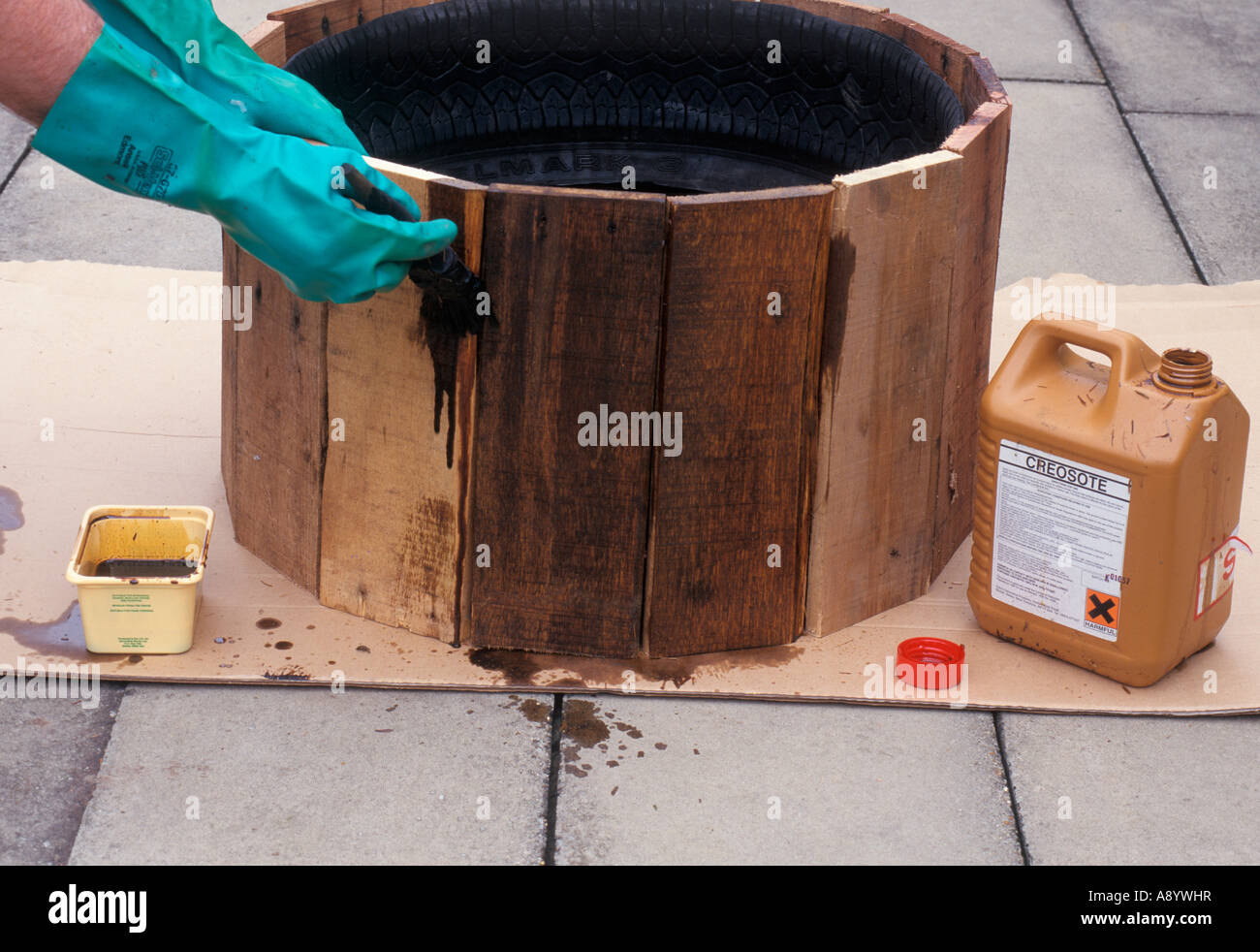ÜBERTOPF AUS REIFEN UND SCHRITT 8 PALETTEN HOLZ GEFERTIGT IMPRÄGNIERUNG ...