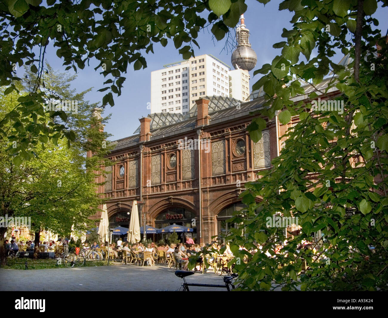 Hackeschen markt square -Fotos und -Bildmaterial in hoher Auflösung – Alamy