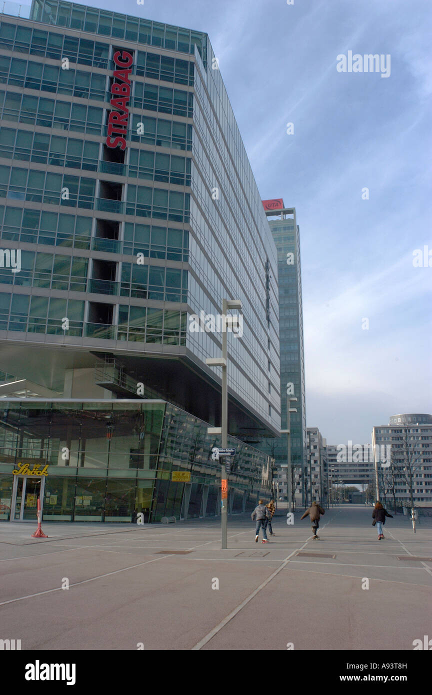 Strabag turm -Fotos und -Bildmaterial in hoher Auflösung – Alamy