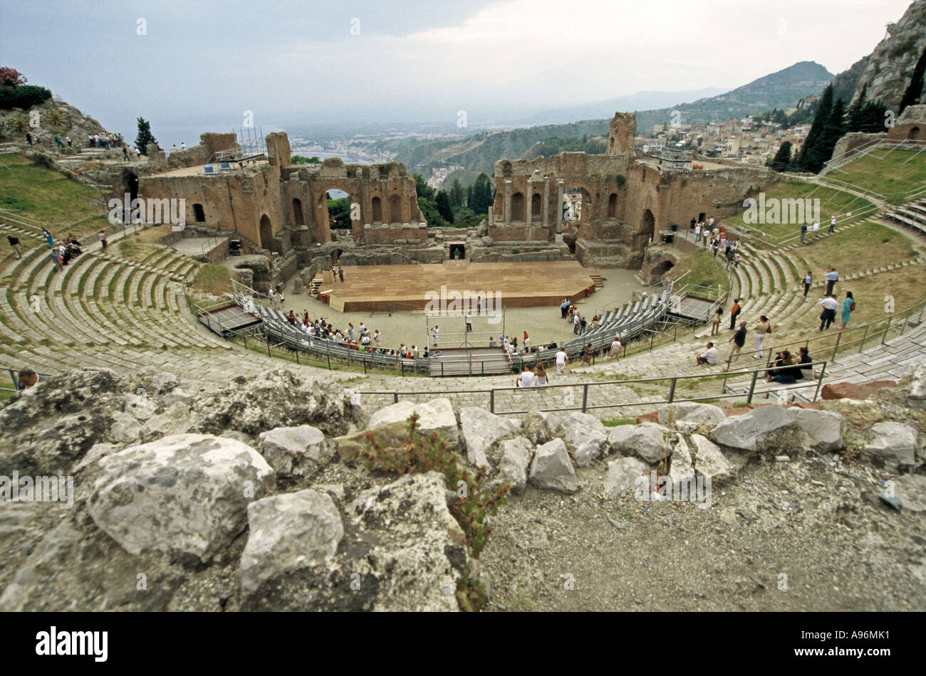 Taormina amphitheater amphitheater -Fotos und -Bildmaterial in hoher ...