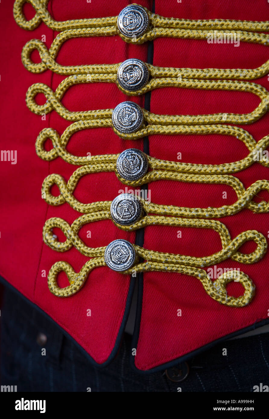 Red uniform gold braid -Fotos und -Bildmaterial in hoher Auflösung – Alamy