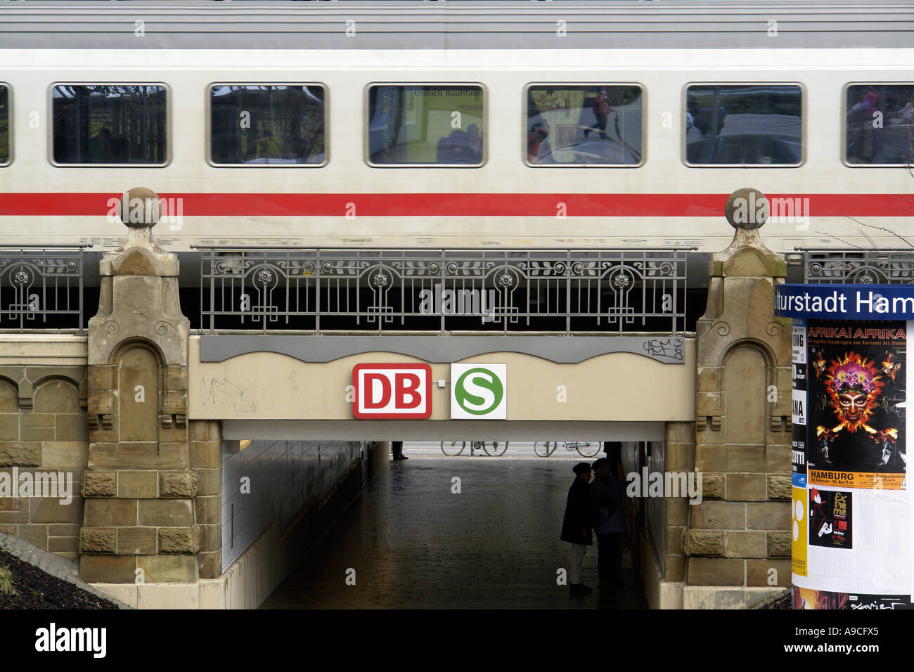 U Bahn S Bahn am Damm Tor Damtor Bahnhof Hamburg Deutschland ...