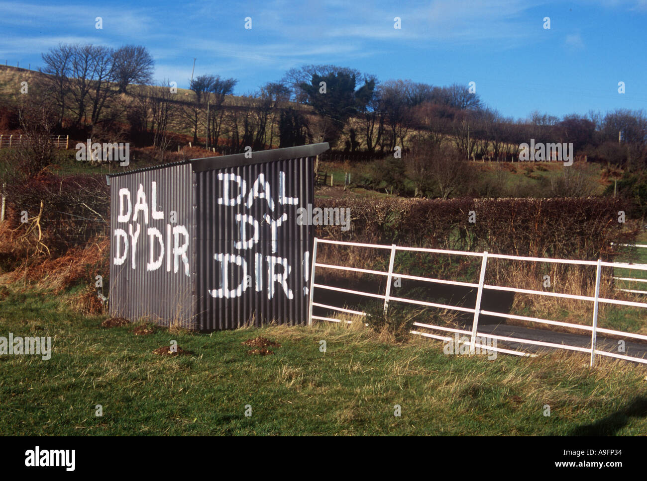 Walisische sprache graffitti -Fotos und -Bildmaterial in hoher ...