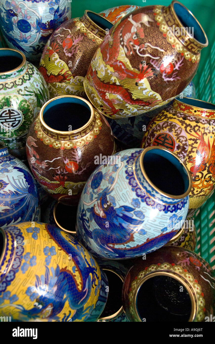 Vasen cloisonne vase -Fotos und -Bildmaterial in hoher Auflösung – Alamy