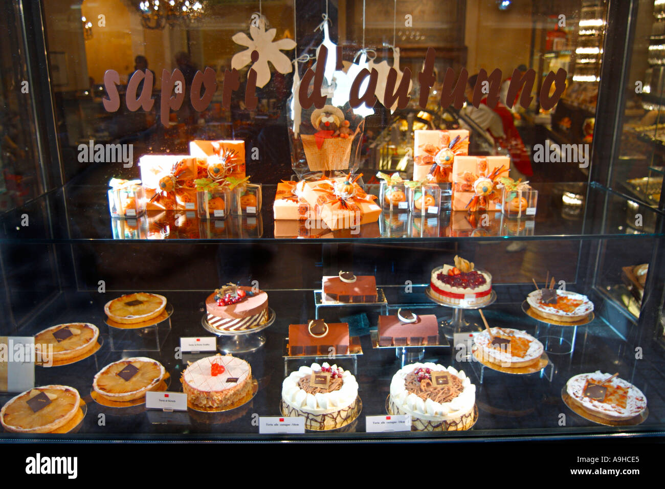 Schweiz Tessin Lugano alte Stadtzentrum Confiserie Cafe besondere ...