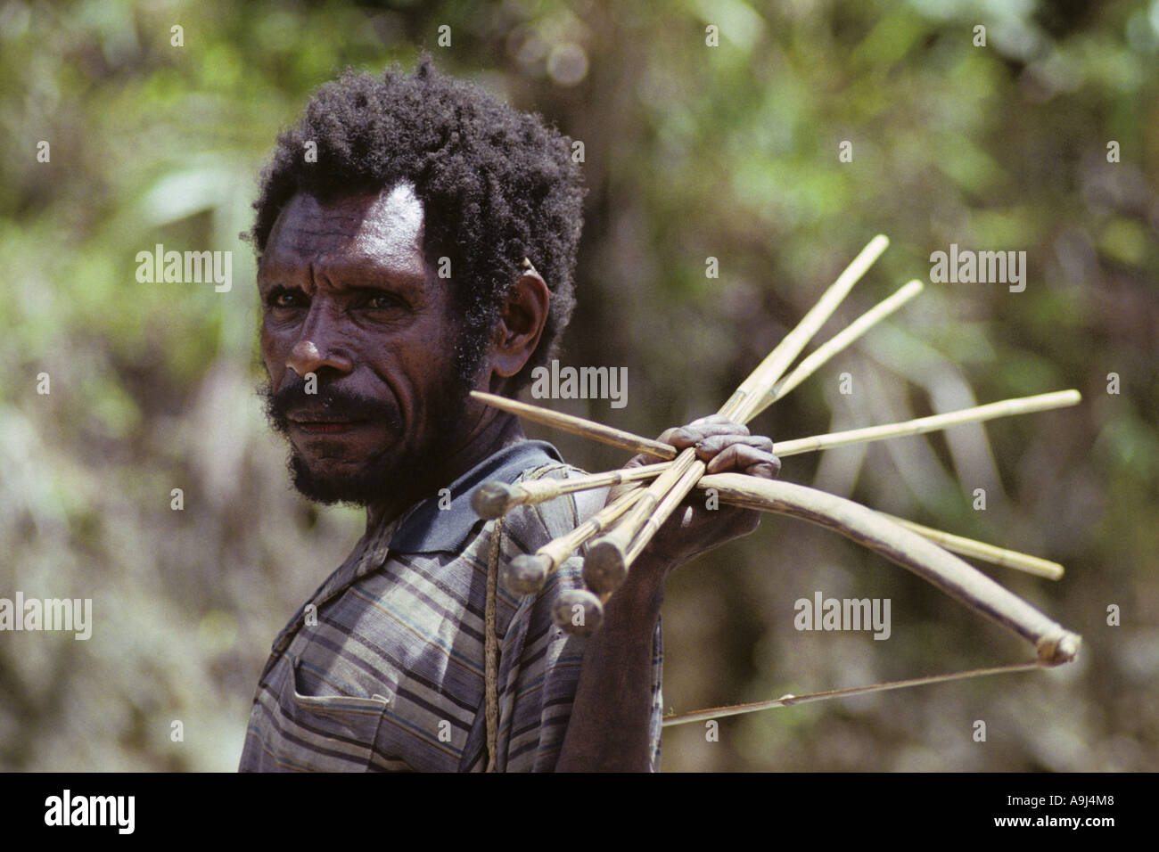 Aboriginal art hunting -Fotos und -Bildmaterial in hoher Auflösung ...