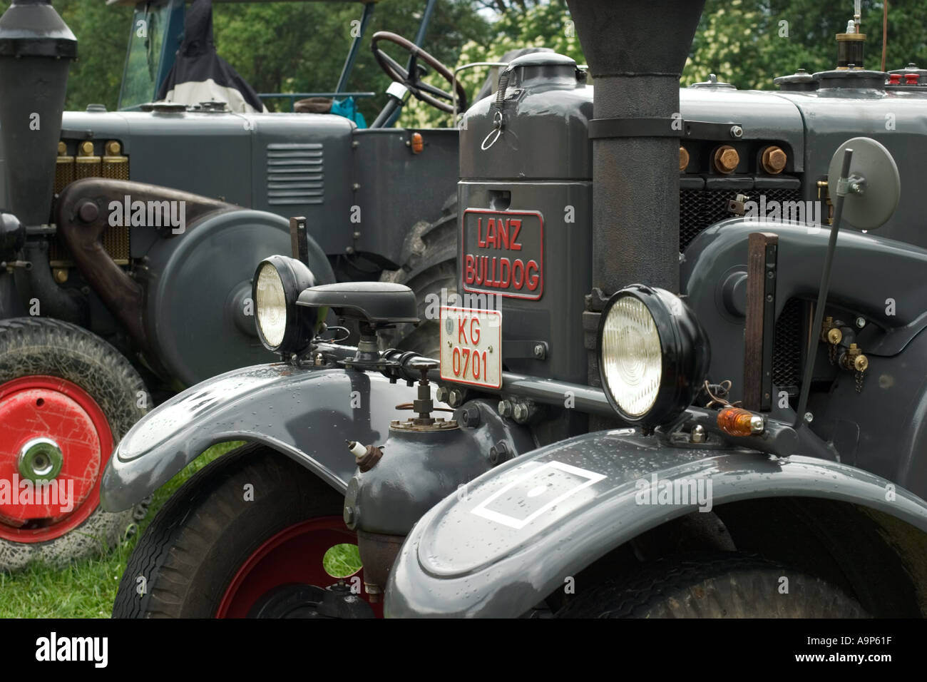 Alte traktoren -Fotos und -Bildmaterial in hoher Auflösung – Alamy
