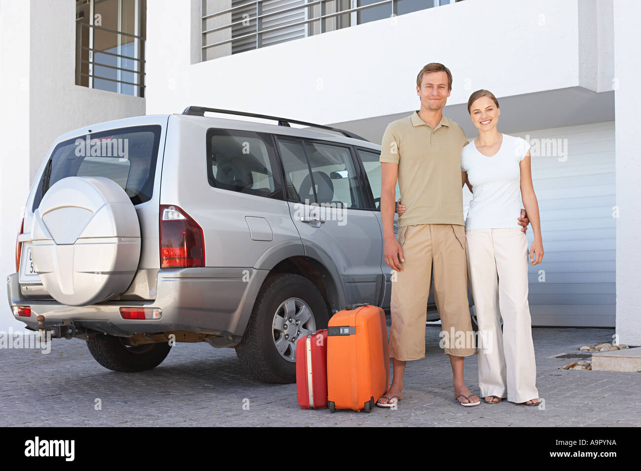 Familie gepackte koffer -Fotos und -Bildmaterial in hoher Auflösung – Alamy
