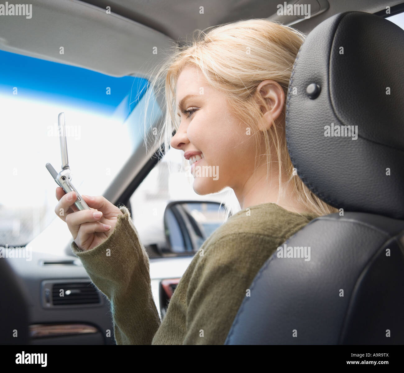 Car phone -Fotos und -Bildmaterial in hoher Auflösung – Alamy