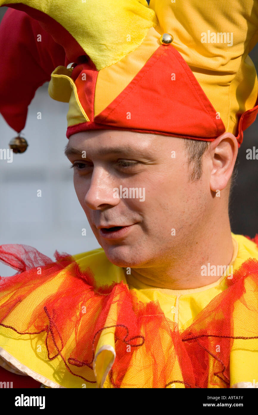 Jester in costume -Fotos und -Bildmaterial in hoher Auflösung – Alamy