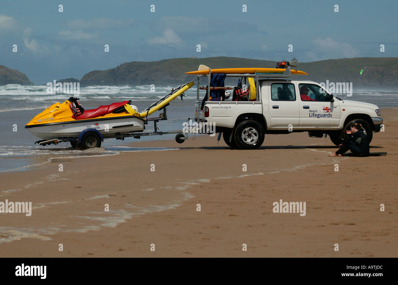 Rnli jet ski am strand -Fotos und -Bildmaterial in hoher Auflösung – Alamy