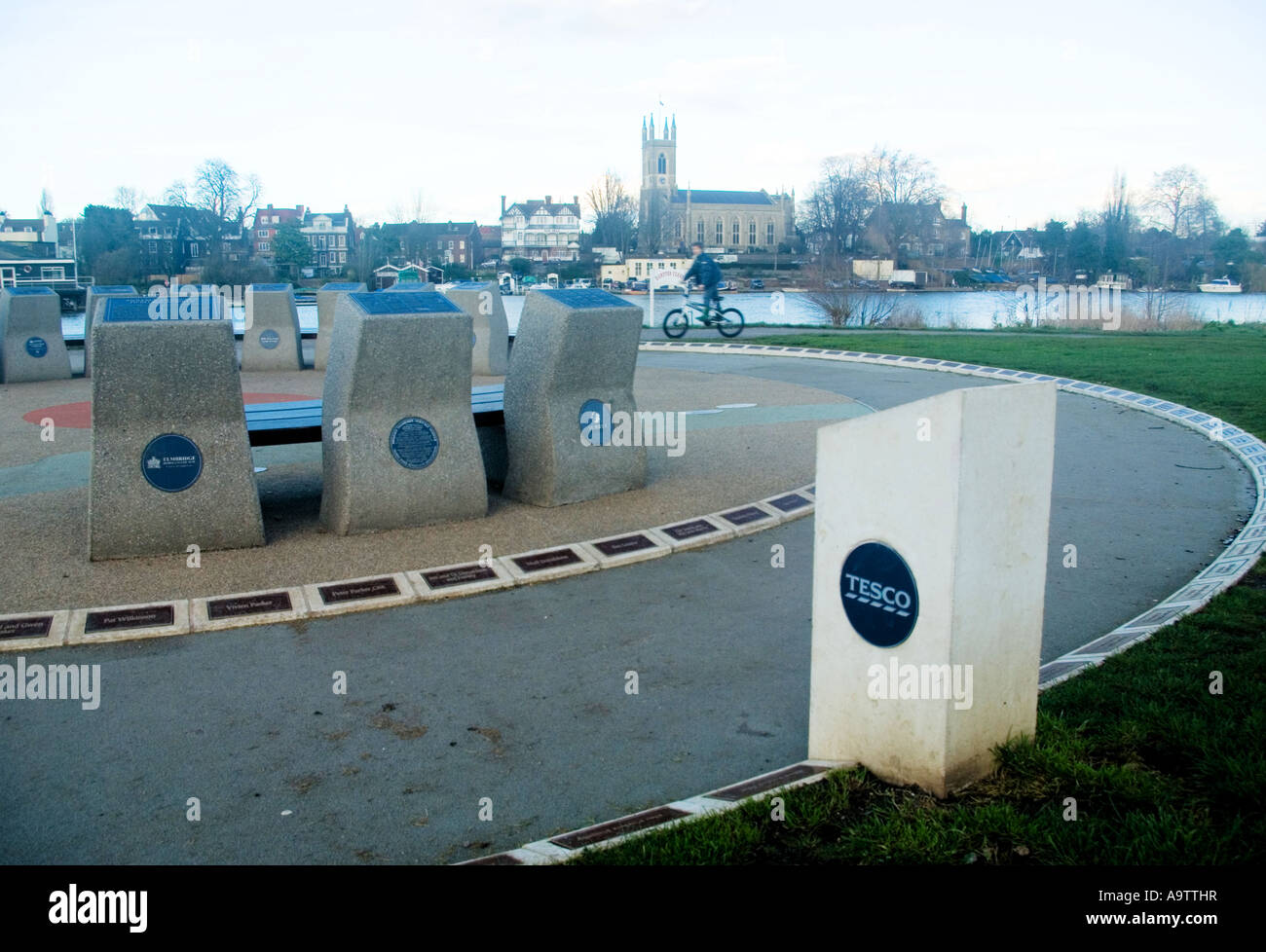 Tesco hampton -Fotos und -Bildmaterial in hoher Auflösung – Alamy