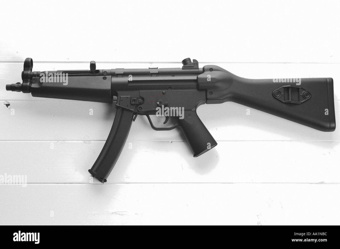 eine Polizei MP5 Sturmgewehr Stockfotografie - Alamy