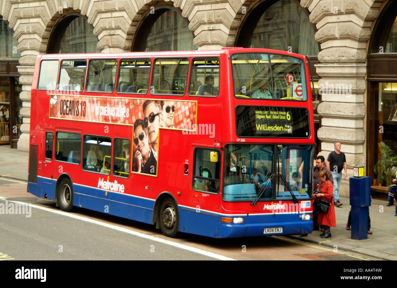 Metroline bus -Fotos und -Bildmaterial in hoher Auflösung – Alamy