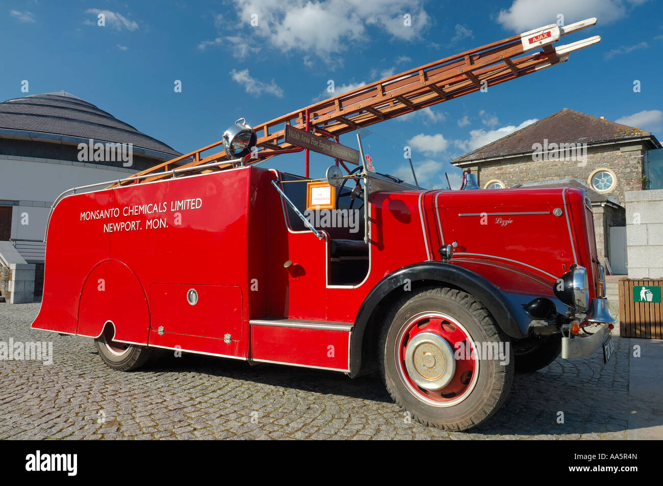 Altes feuerwehrauto -Fotos und -Bildmaterial in hoher Auflösung – Alamy