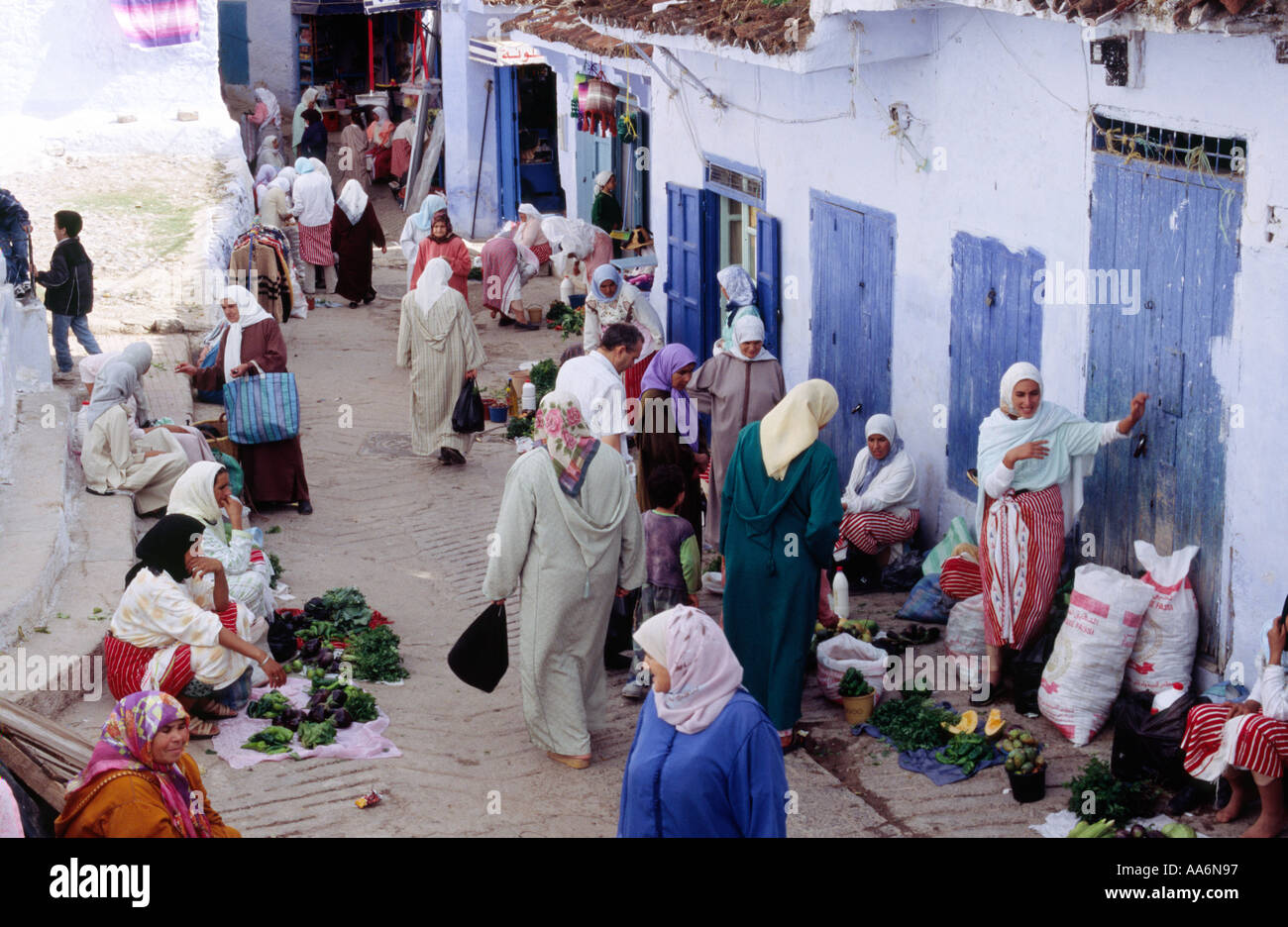 Chefchaouen clothing morocco muslim -Fotos und -Bildmaterial in hoher ...