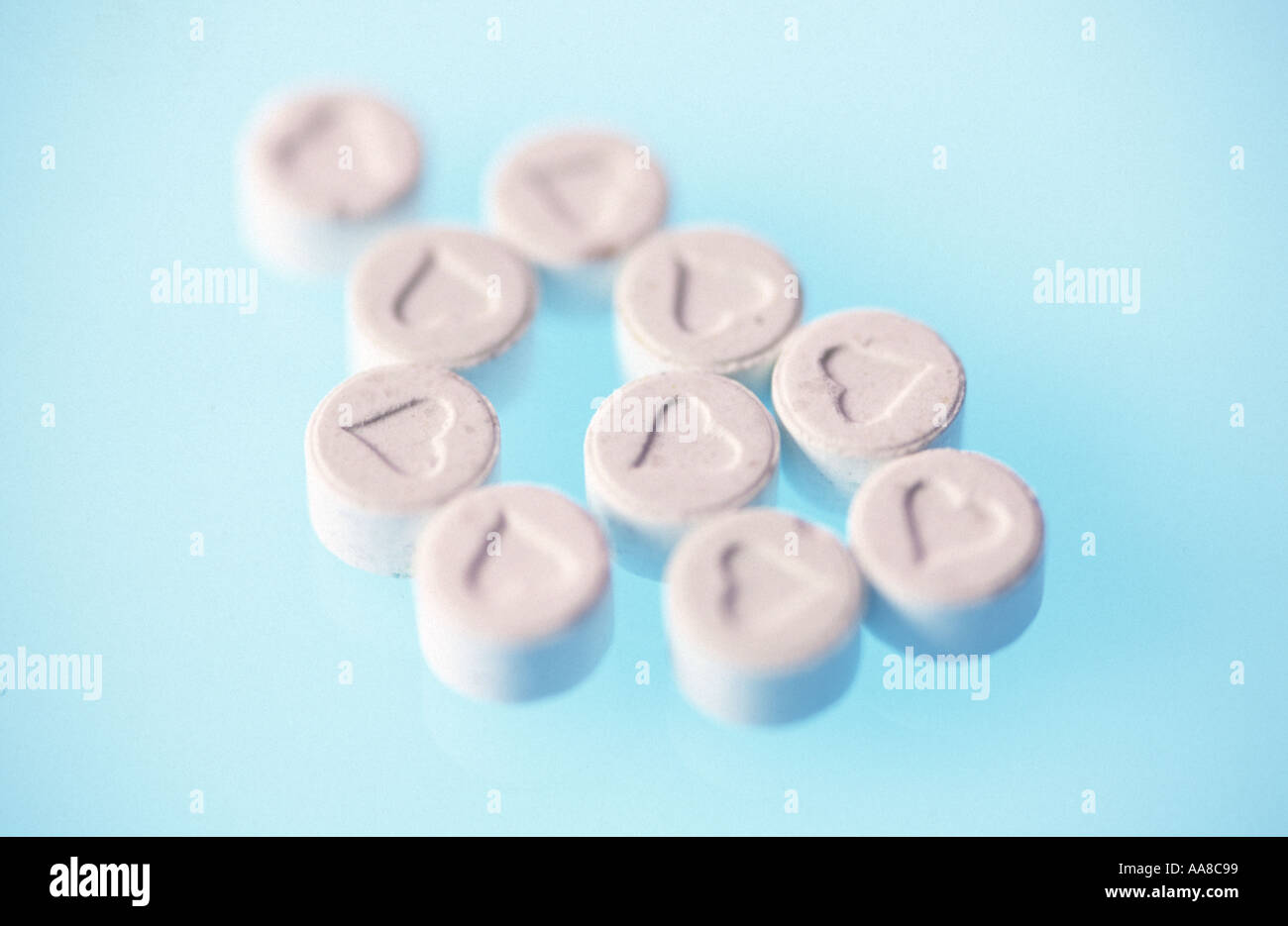 Ecstasy pill -Fotos und -Bildmaterial in hoher Auflösung – Alamy
