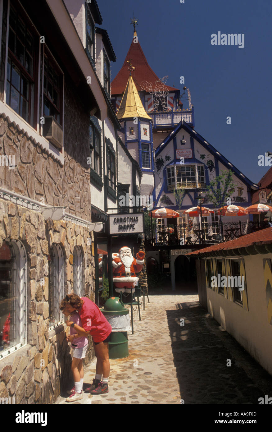 Helen jung -Fotos und -Bildmaterial in hoher Auflösung – Alamy