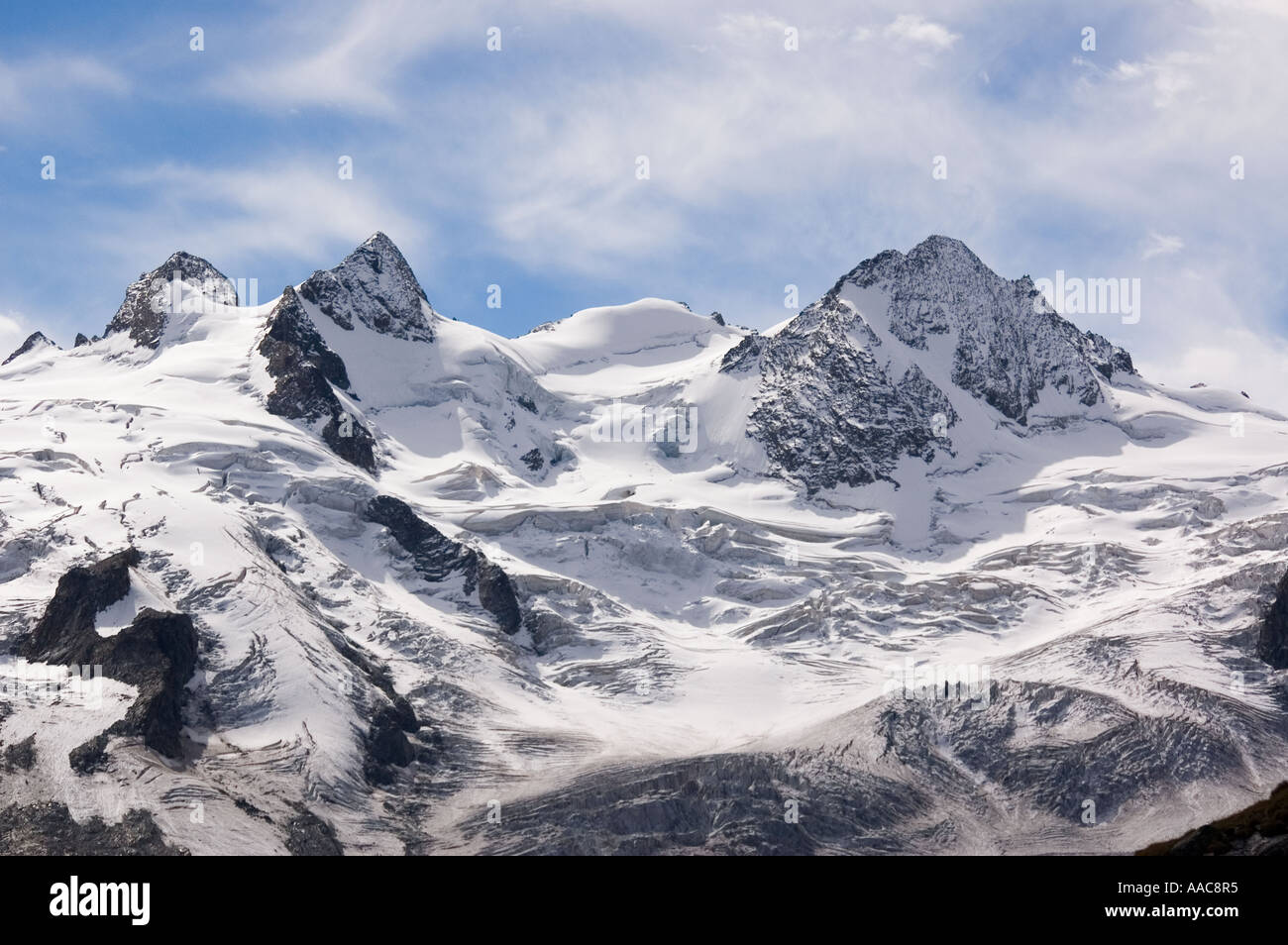Val roseg with piz roseg -Fotos und -Bildmaterial in hoher Auflösung ...
