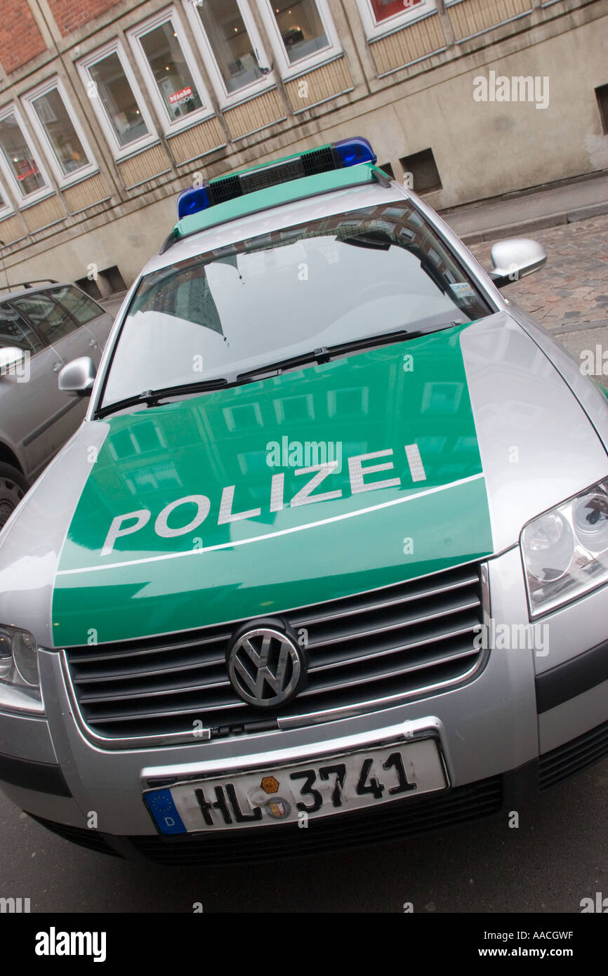 Deutsches polizeiauto -Fotos und -Bildmaterial in hoher Auflösung – Alamy